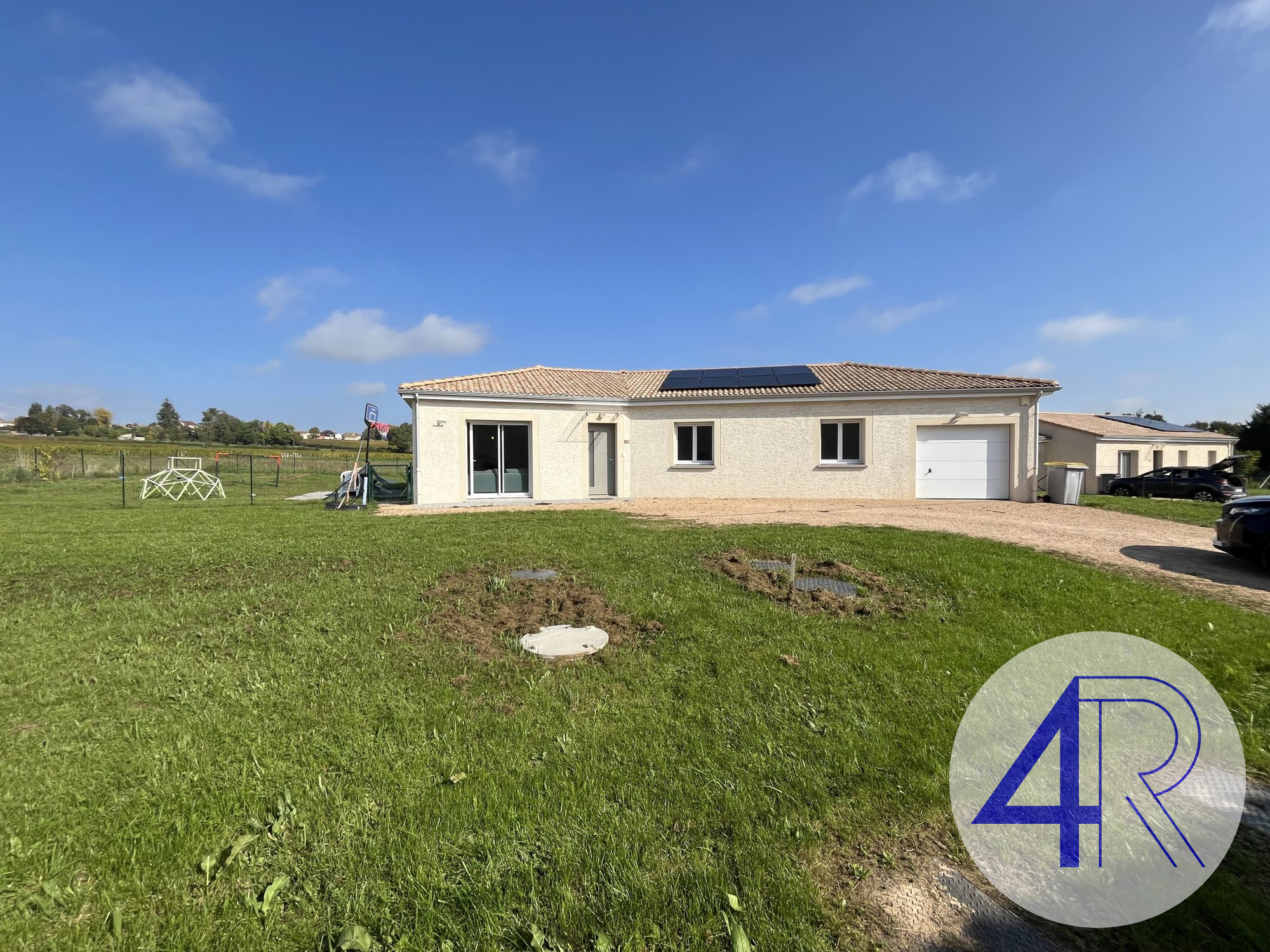 Maison T5 avec jardin 1300 € CC – Saint-Amour-Bellevue – Régie des 4 Rues